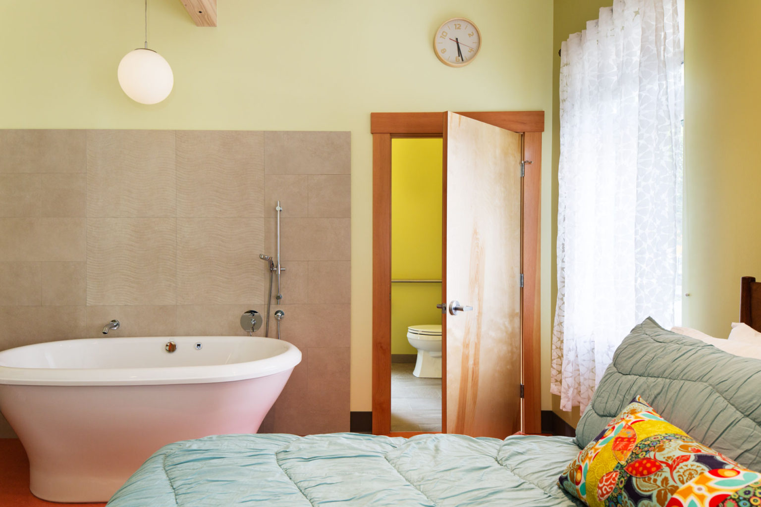 small-birthroom-2–birthing-center-bellingham | Birthroot Midwives